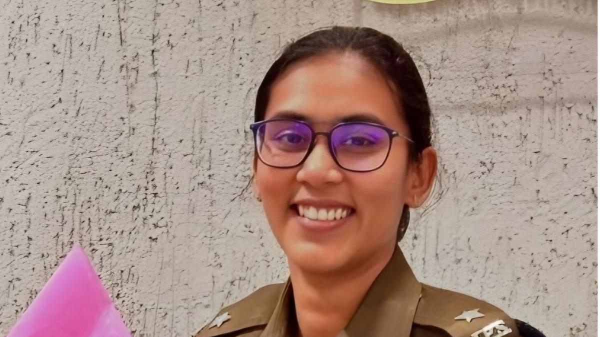 Who is Anjana Krishna IPS, the Kerala-born officer who stood firm against Ajit Pawar during ...